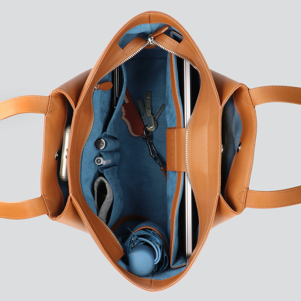 The Midi Pyramid leather workbag – Kaai Bags | North America